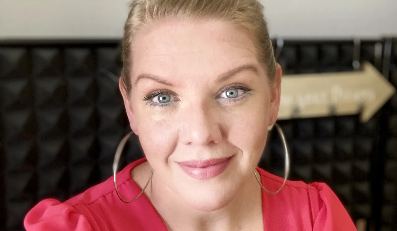 Bakgrundssångerskan Jeanette Olsson sjunger med legenderna: ”Ett ...